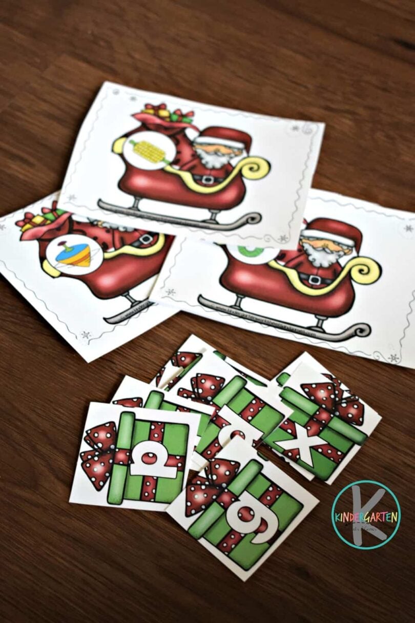 🎅 FREE Christmas CVC Words on Santa's Sleigh Activity for Kids