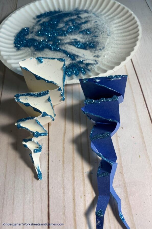 ️️ Beautiful Folded Paper Icicles Ornaments