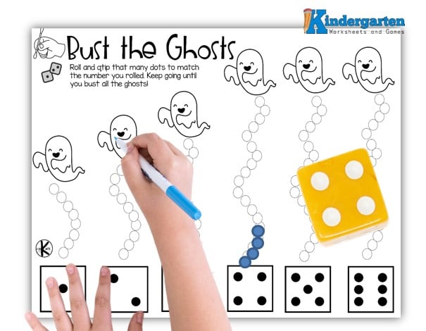 👻 FREE Printable Halloween Counting Activity with Qtips